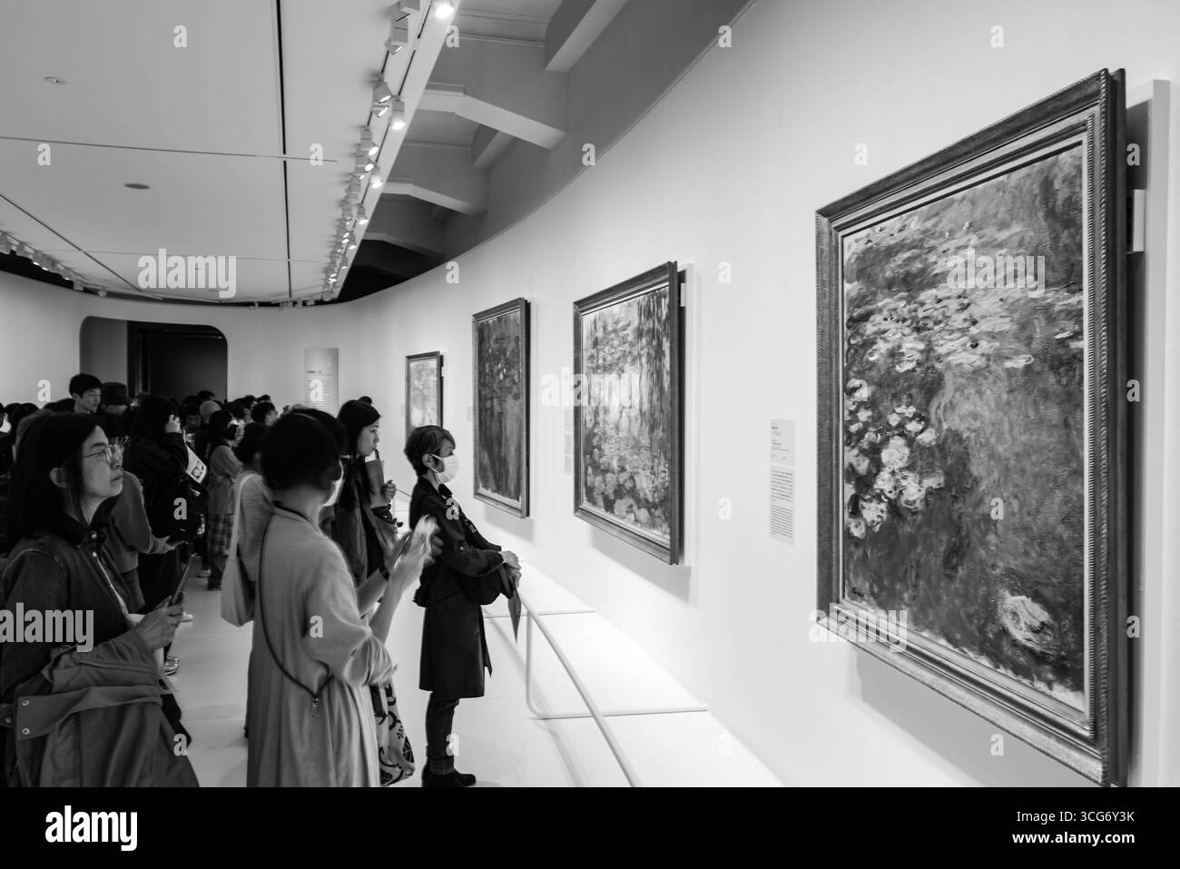 Renowned art gallery Black and White Stock Photos & Images - Alamy