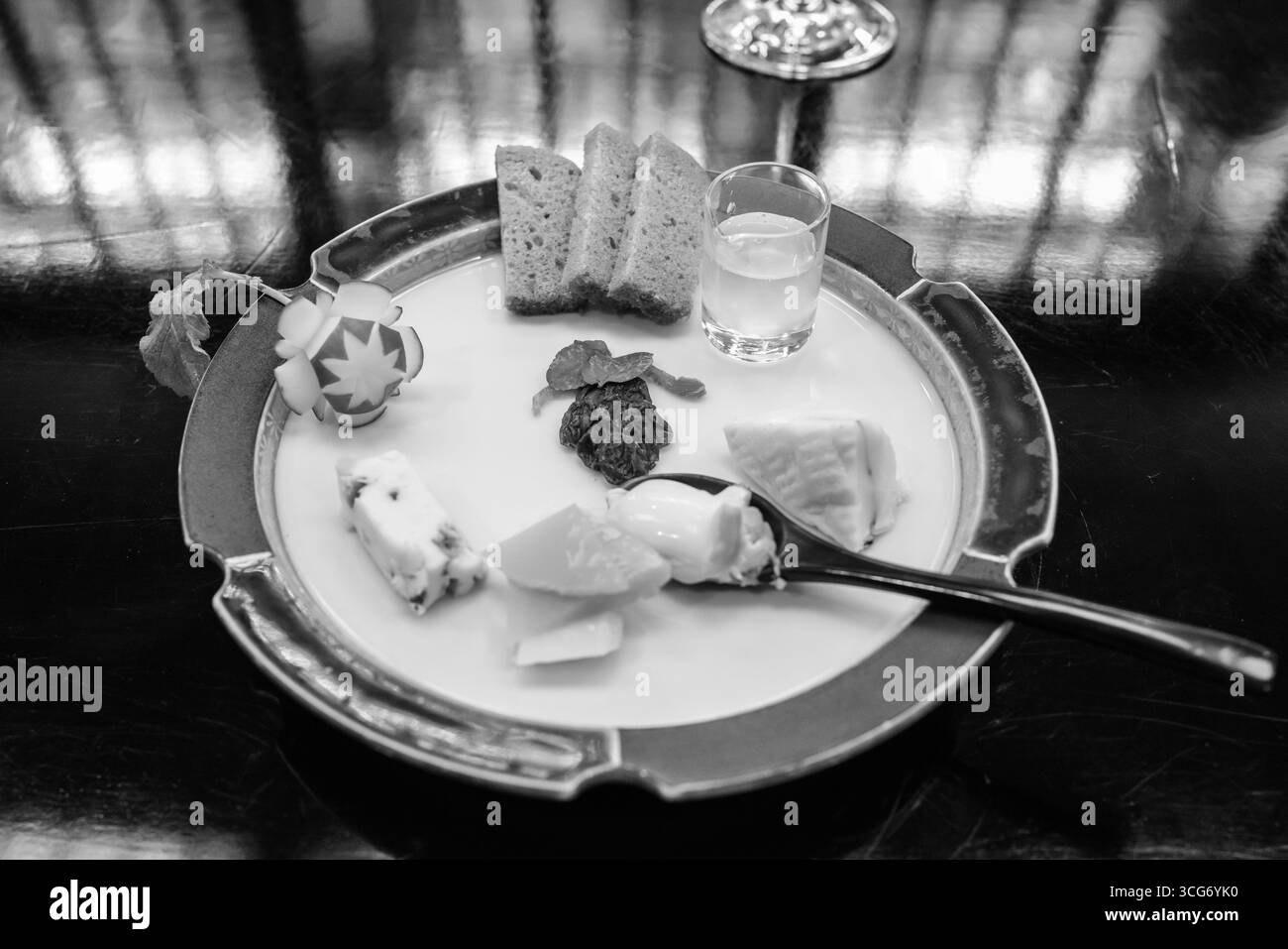 French cheese bread Black and White Stock Photos & Images - Alamy