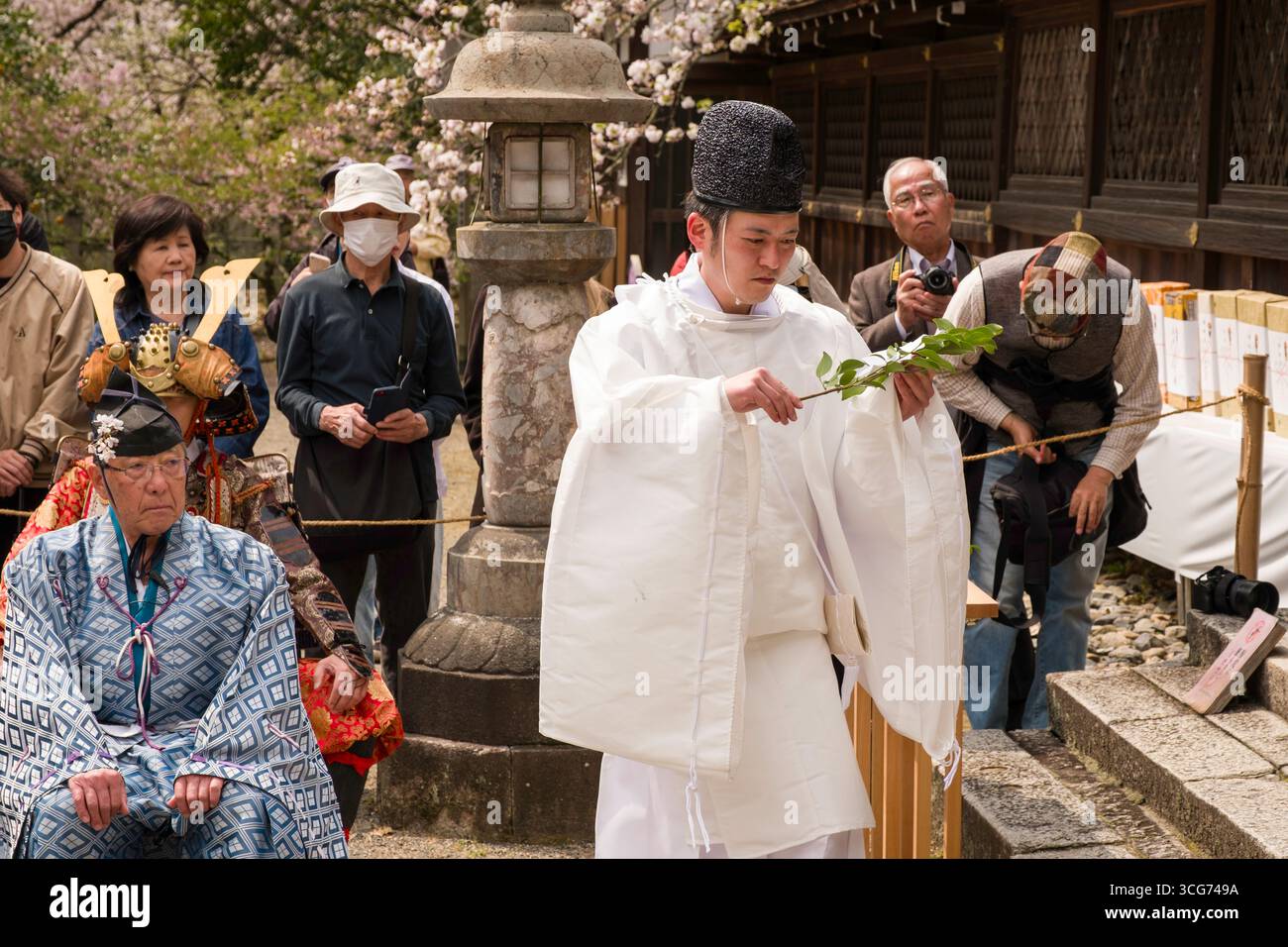 Shinto shrine ritual hi-res stock photography and images - Alamy