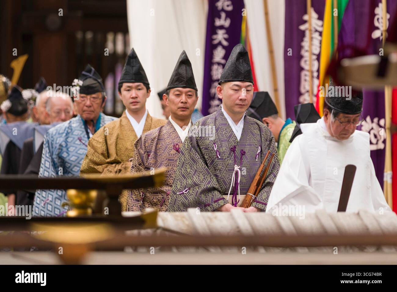 Procession shinto priests wearing hi-res stock photography and images ...