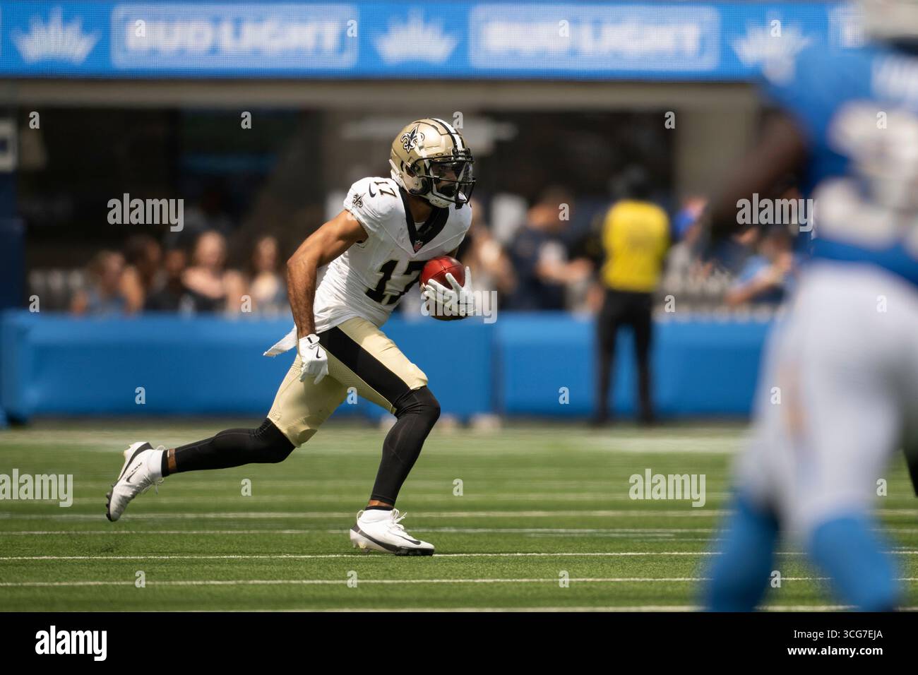 New Orleans Saints wide receiver Dante Pettis (17) runs with the ball ...