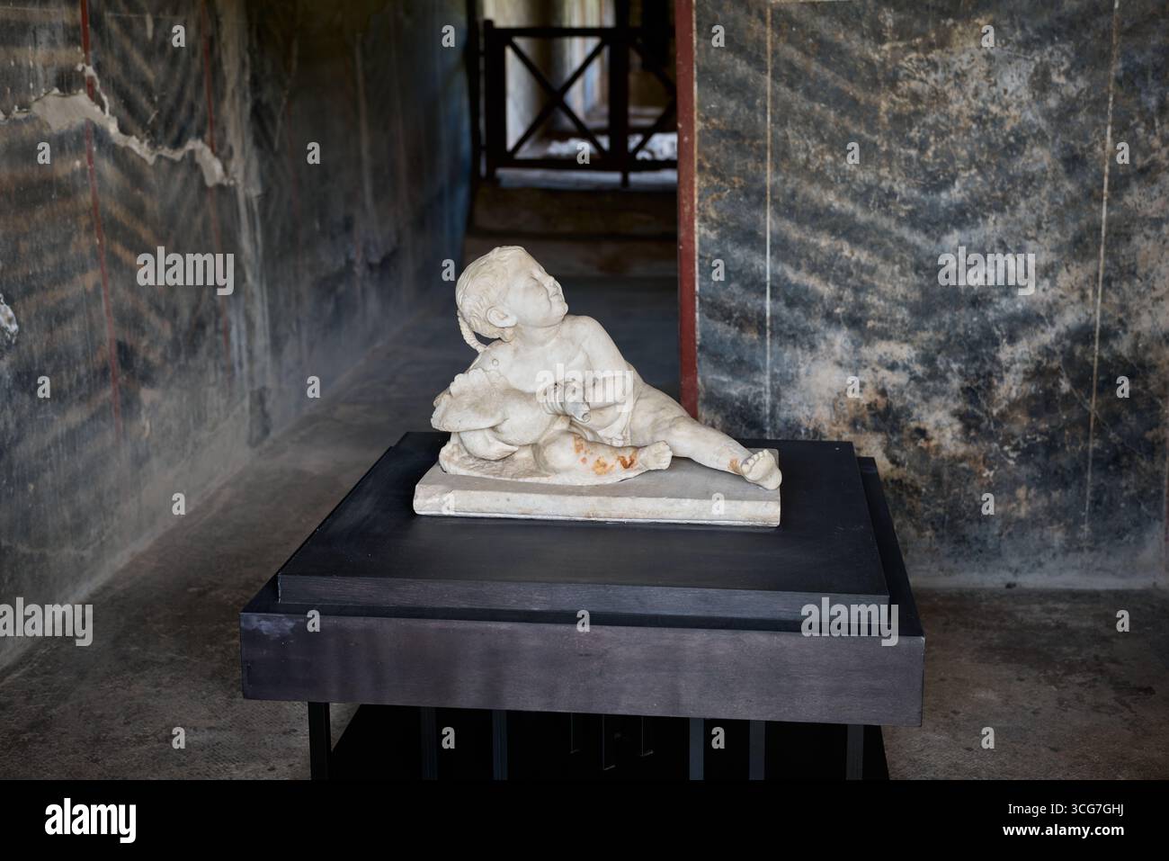 Statue of poppea hi-res stock photography and images - Alamy
