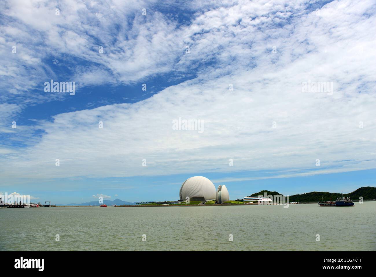 The Opera House on Yeli Island in Zhuhai, China Stock Photo - Alamy