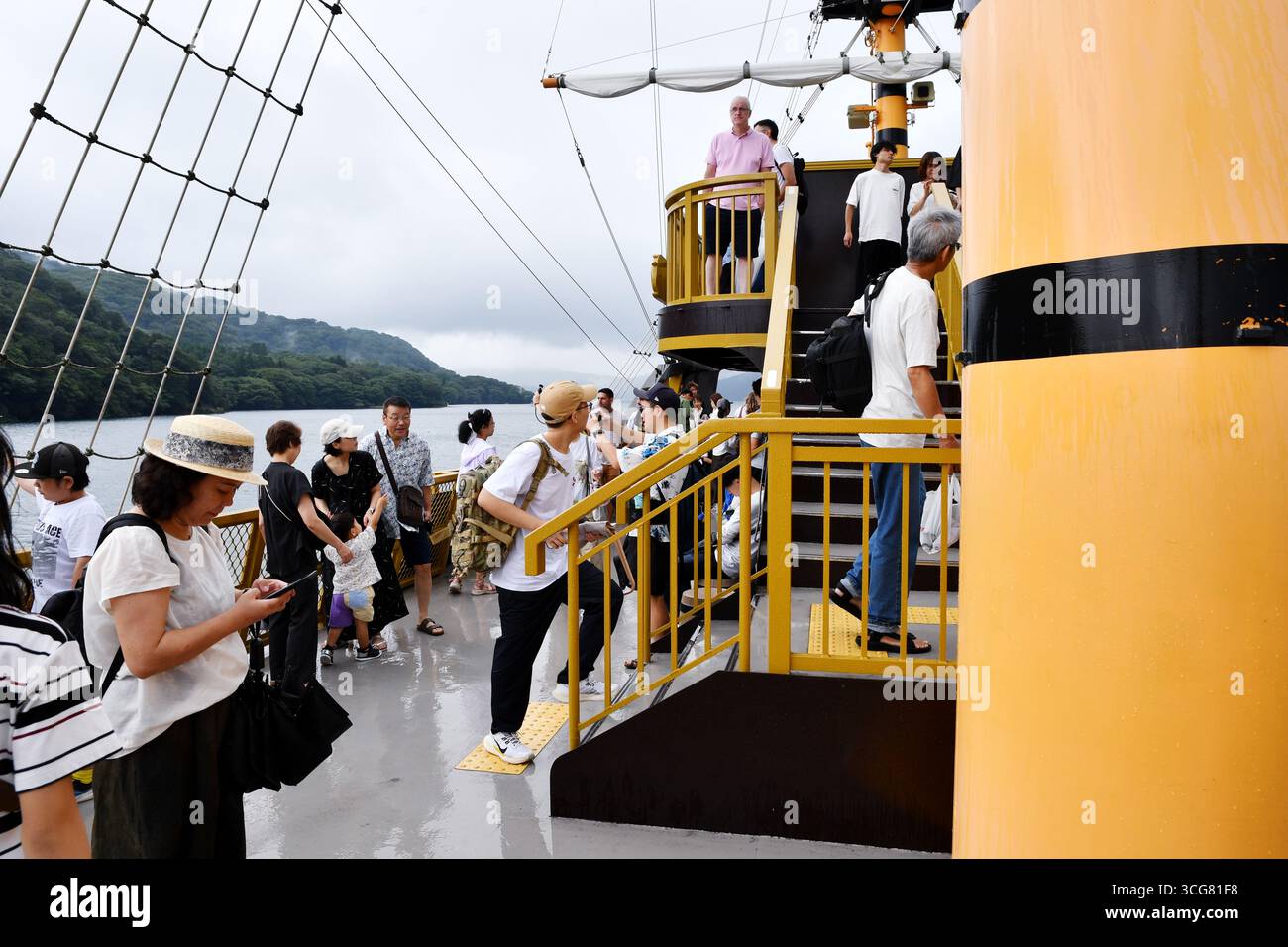 Cruise on ashi lake hi-res stock photography and images - Alamy