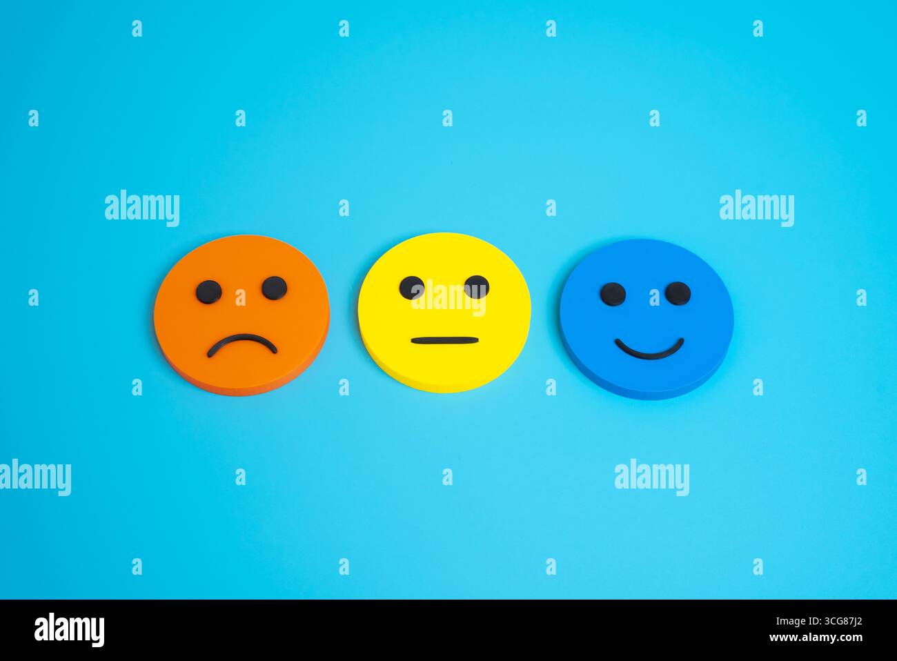 Faces smileys from sad hi-res stock photography and images - Alamy