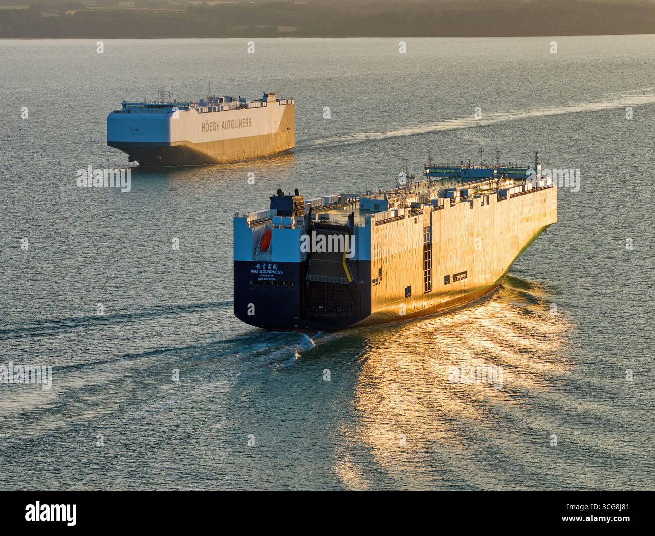 The Chinese Anji Logistics' PCTC Anji Soundness passing Hoegh Traveller ...