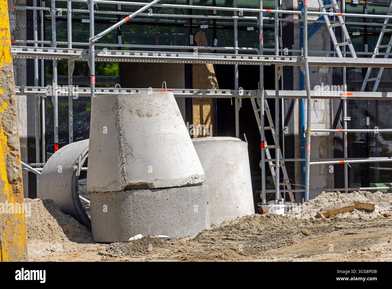 Manhole structure hi-res stock photography and images - Alamy