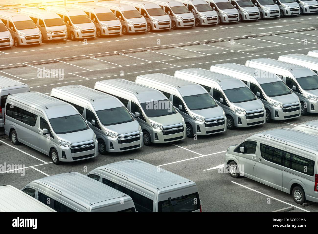 Car mechanic vans cars hi-res stock photography and images - Alamy