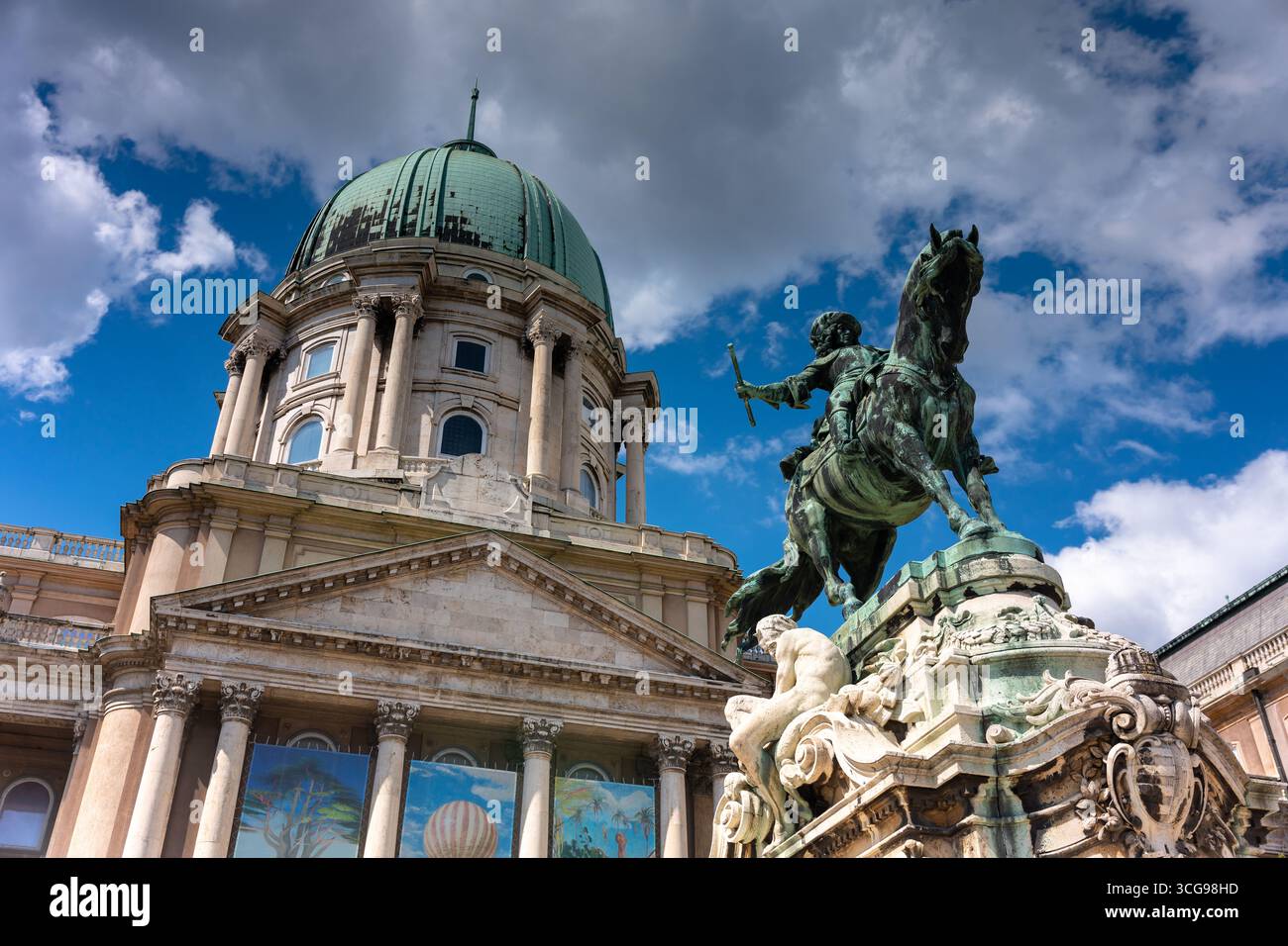 Budapest hungary may 2025 sunny hi-res stock photography and images - Alamy