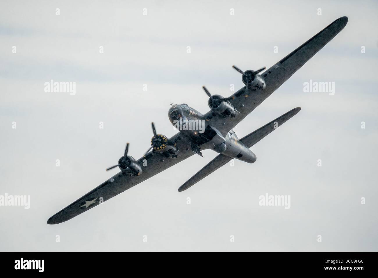 IWM Duxford Summer AirshowWWII B17 bomber, Sally B Stock Photo - Alamy