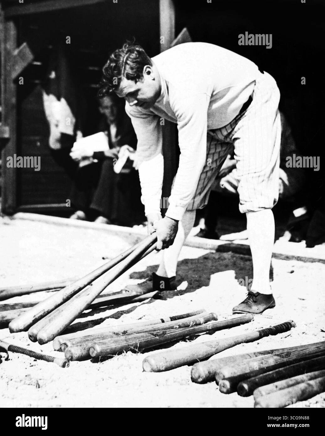 New York Yankee Babe Ruth selecting bat, 1927 Stock Photo - Alamy