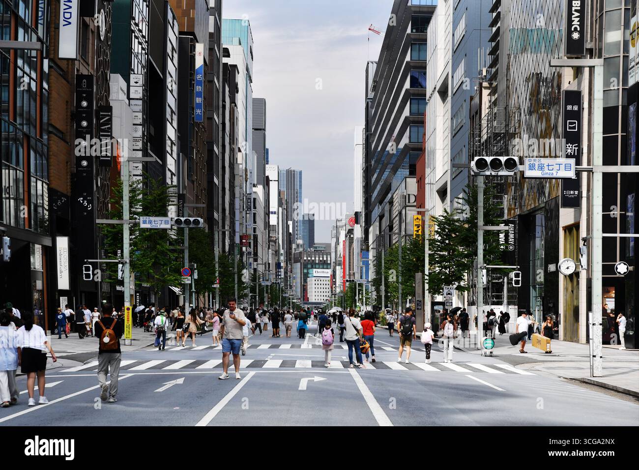 Tokyo without cars hi-res stock photography and images - Alamy