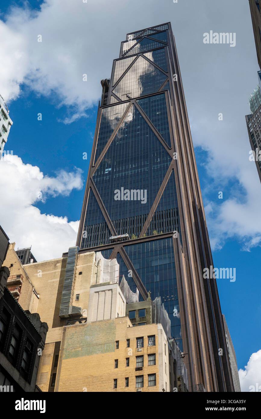 270 Park Avenue is an entire block supertall building in New York City ...