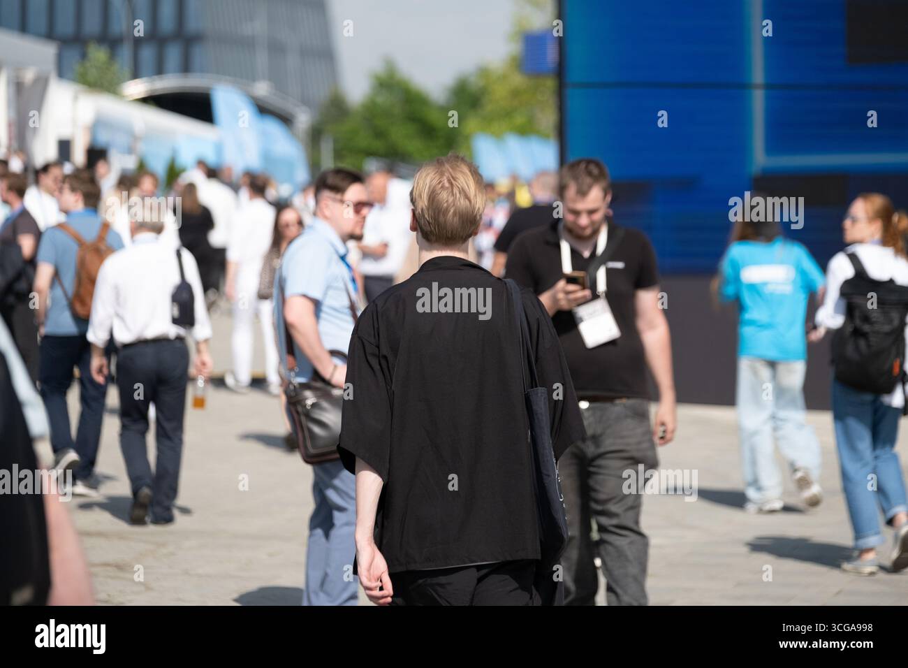 People enjoying lively urban hi-res stock photography and images - Alamy