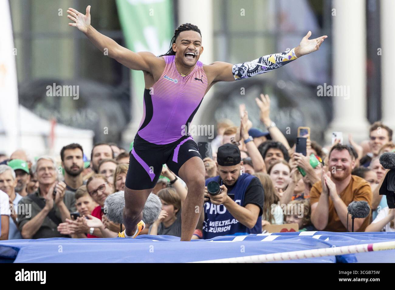Emmanouil Karalis of Greece reacts during the pole vault men ...