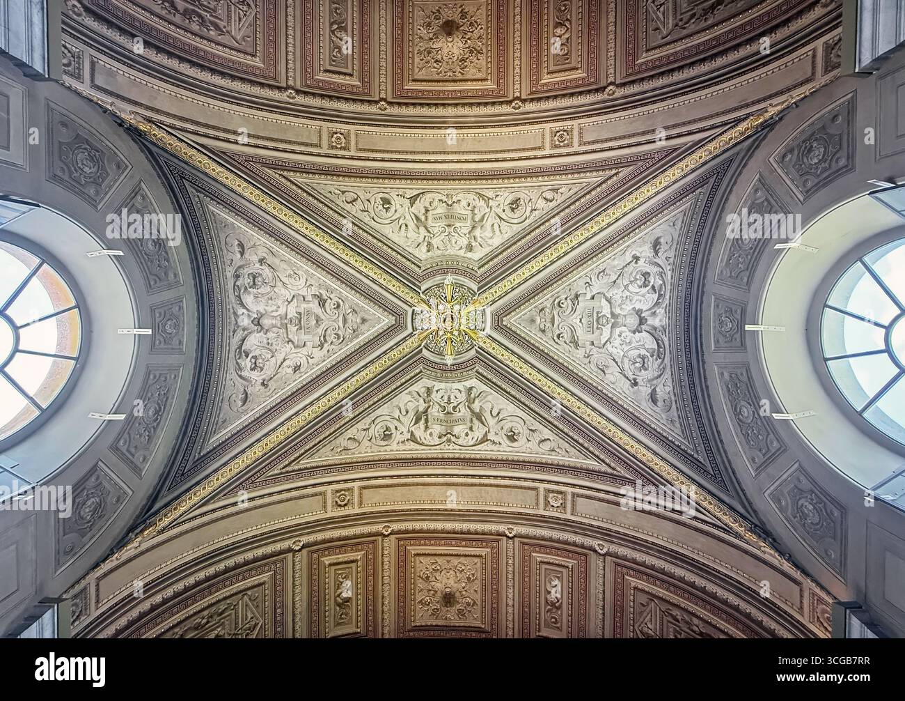 View stunning arched ceiling hi-res stock photography and images - Alamy