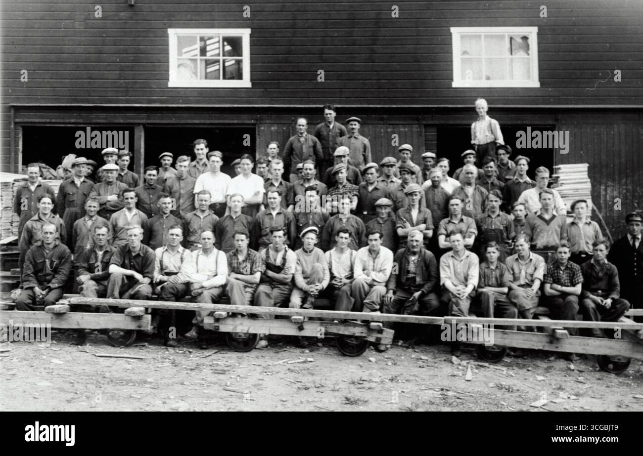 Blue collar workers historical hi-res stock photography and images - Alamy