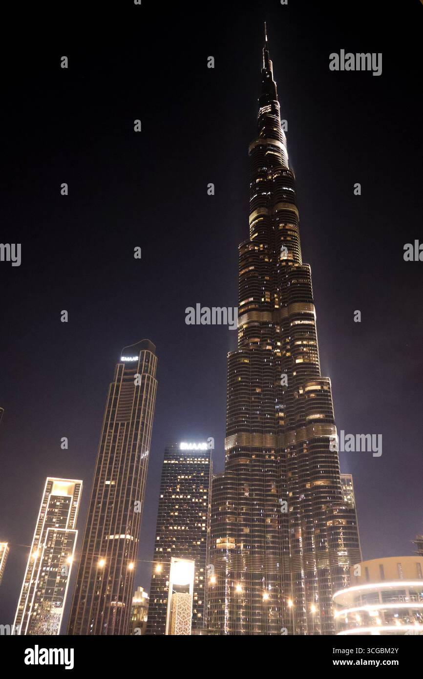 Stunning views of Dubai city skyline from the Burj Khalifa, the worldÕs ...