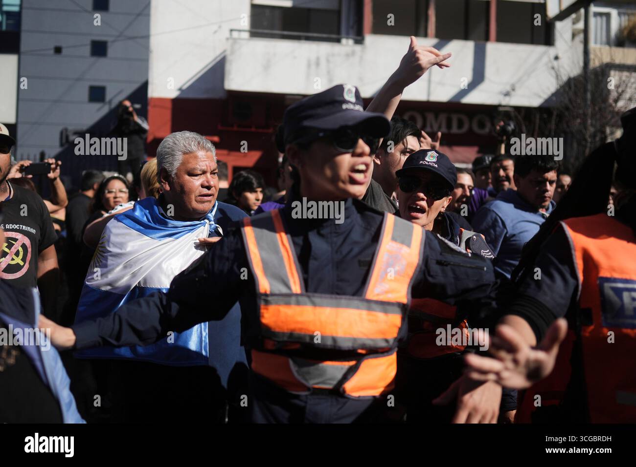 Police separate supporters of President Javier Milei from anti ...
