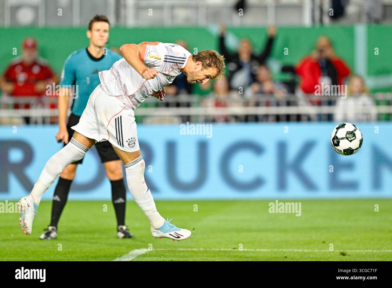 Bayern Munich's Harry Kane tries to score with his head on a rebound ...