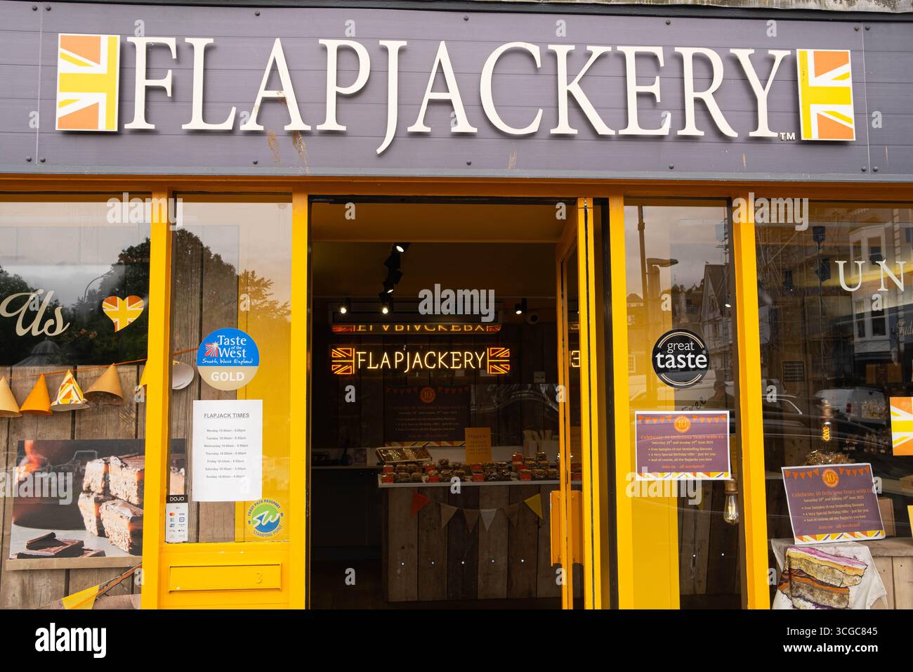 Flapjack shop hi-res stock photography and images - Alamy