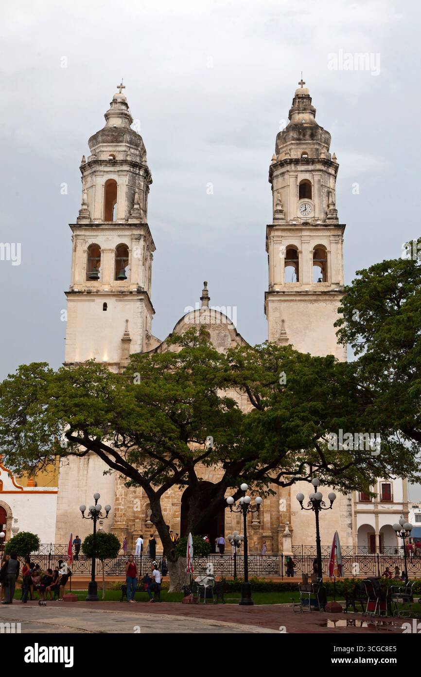Facade cathedral mexico city hi-res stock photography and images - Alamy