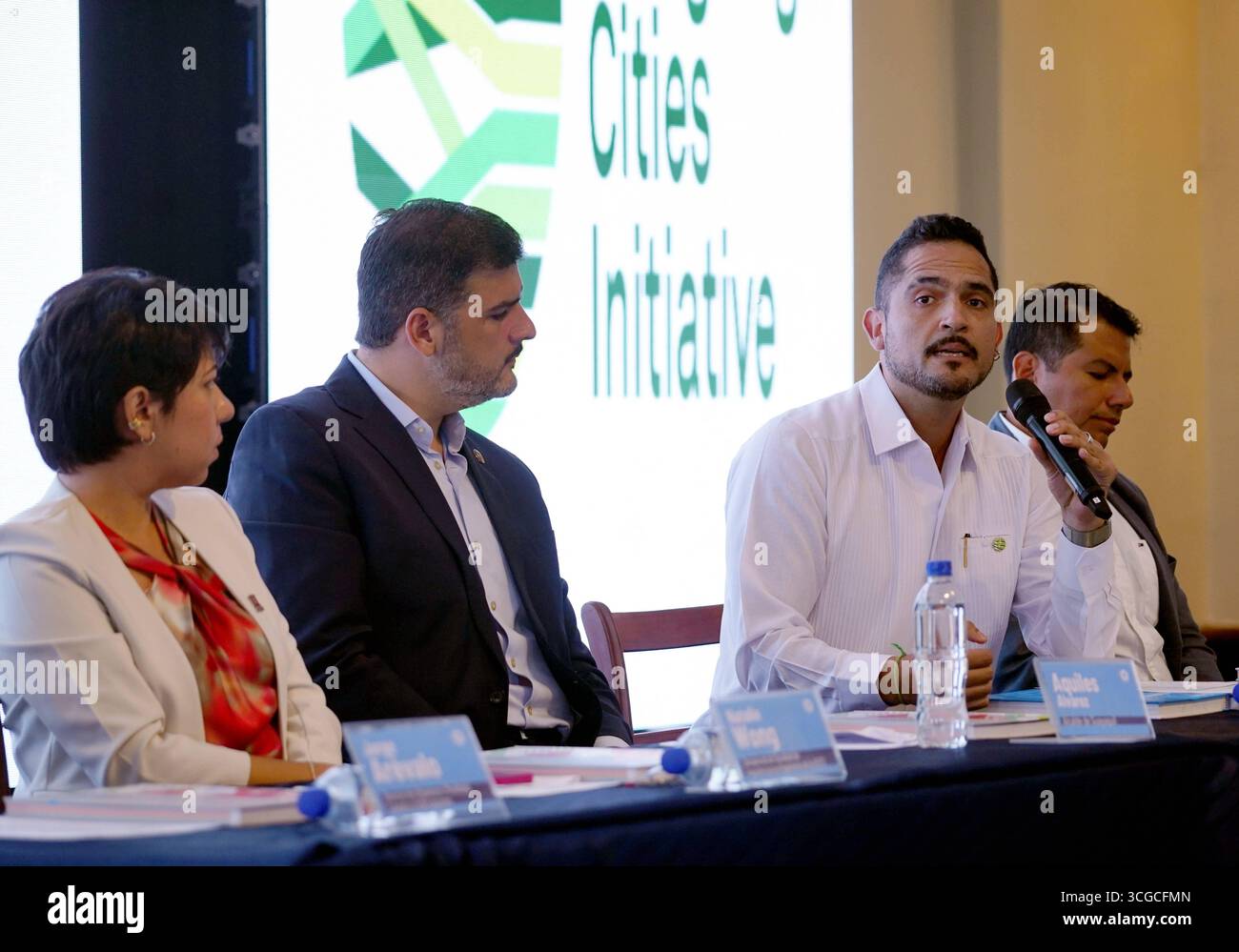 GYE GUIA DISENO DE CALLES Guayaquil, Wednesday, August 27, 2025 The ...