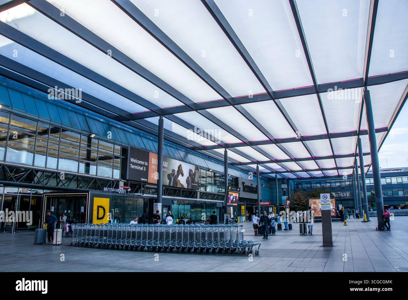 Terminal 3 heathrow hi-res stock photography and images - Alamy
