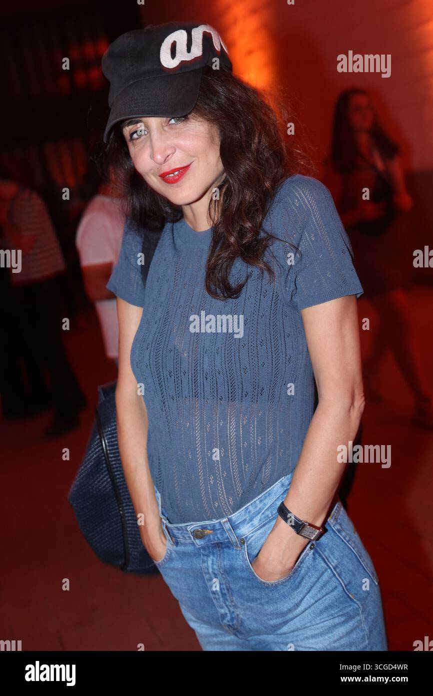 Exclusive - Melissa Drigeard attends the L’Angle du Cercle Party as ...