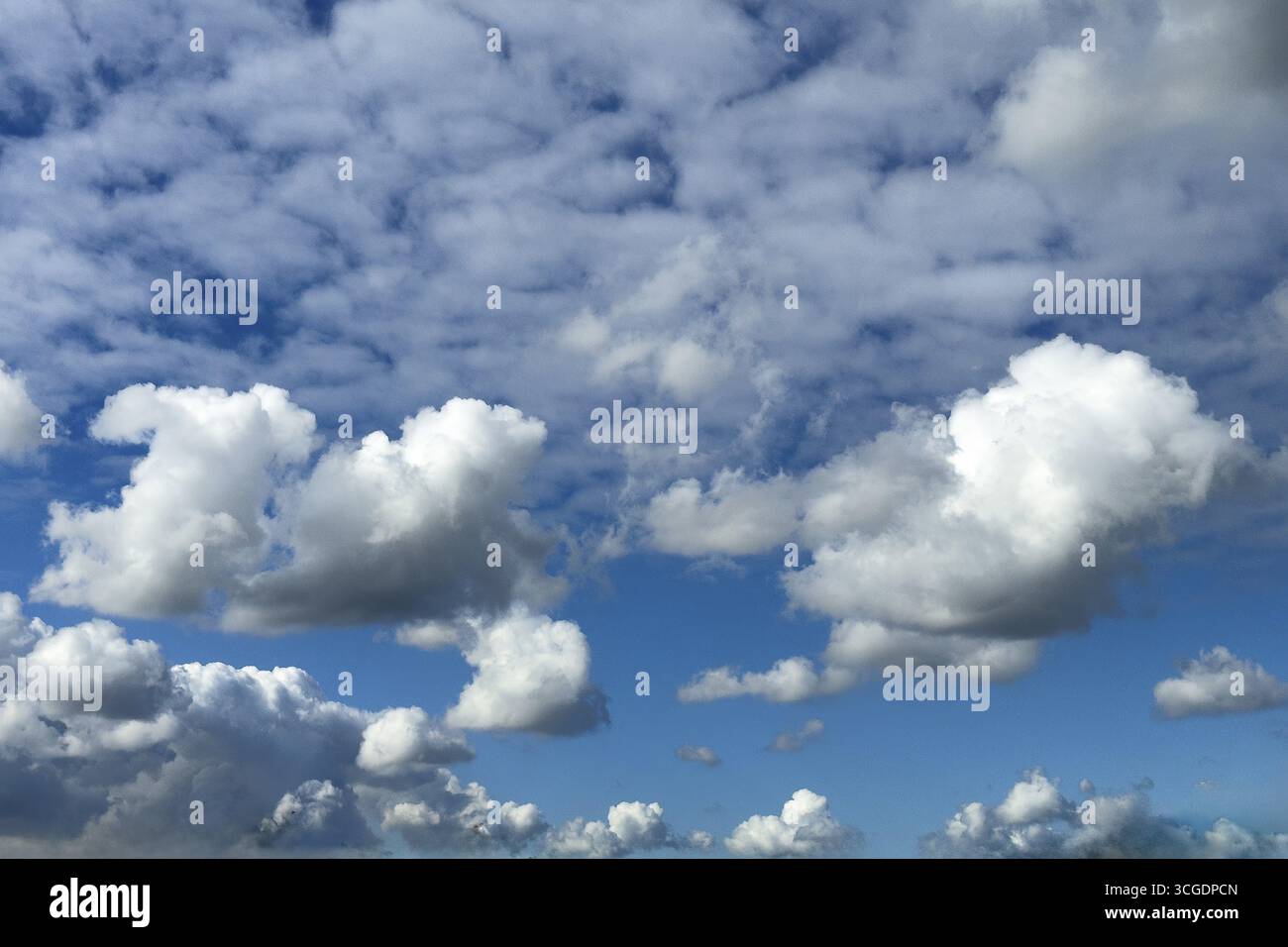 Clouds cloud types hi-res stock photography and images - Alamy