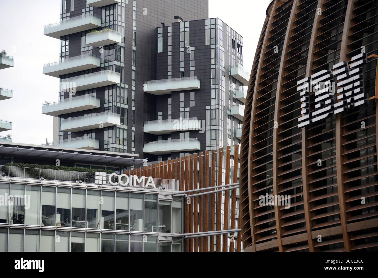 - Milano, il nuovo quartiere di Porta Nuova, palazzo IBM e sede della ...