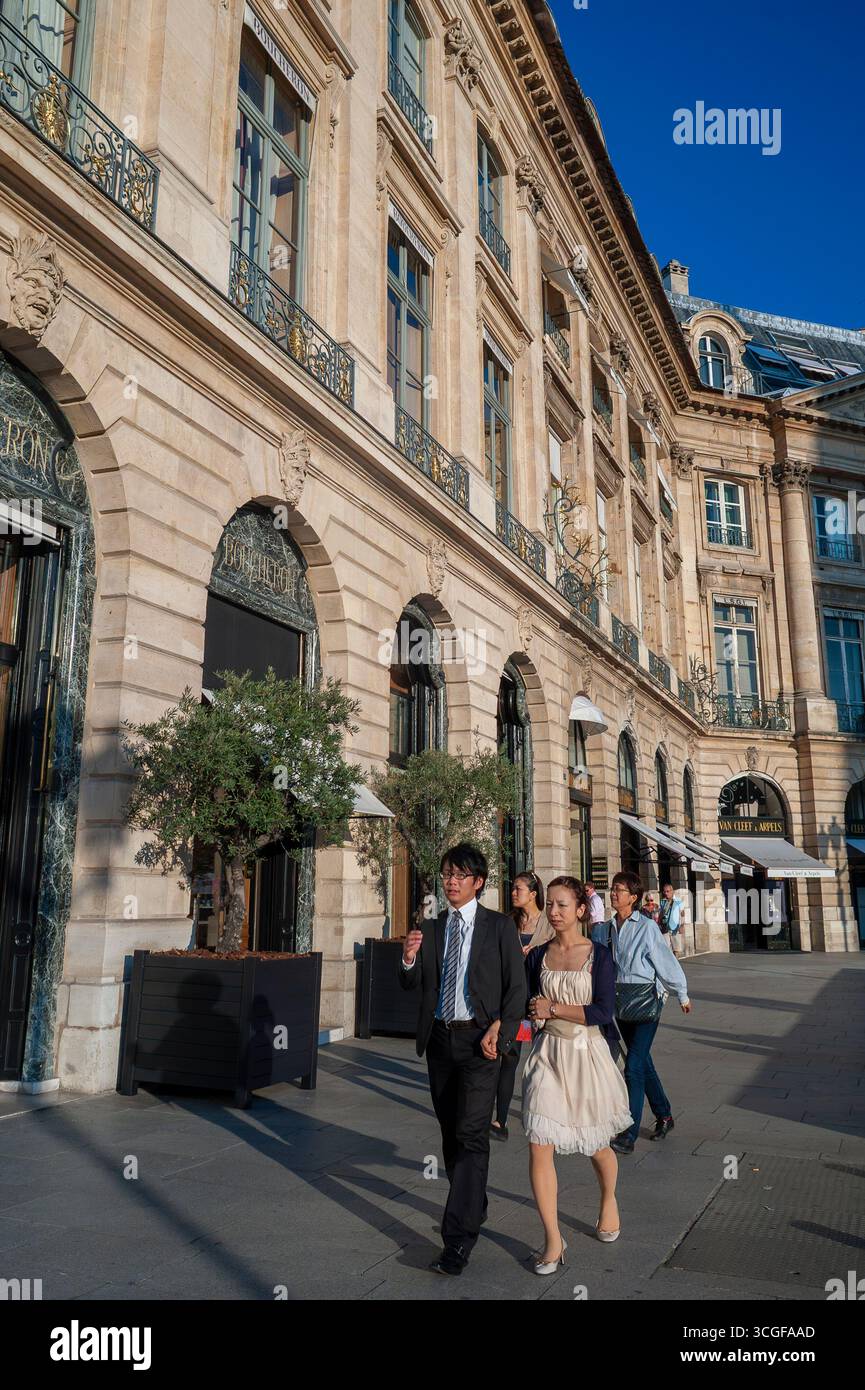 Paris, France, Street Scenes, Couple People, Chinese Tourists, Shopping ...