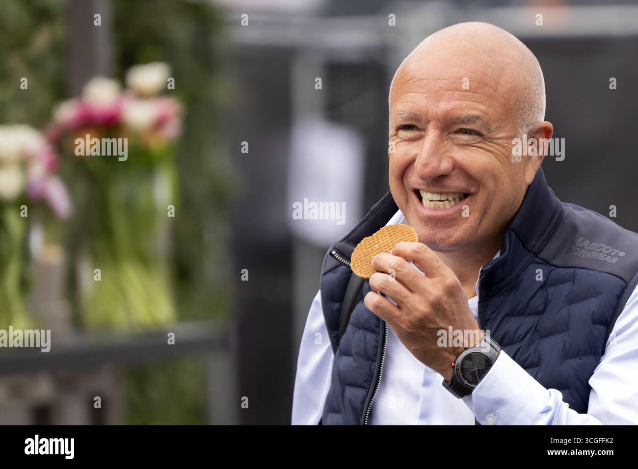ZANDVOORT - Tom Coronel arrives at the Zandvoort Circuit ahead of the ...