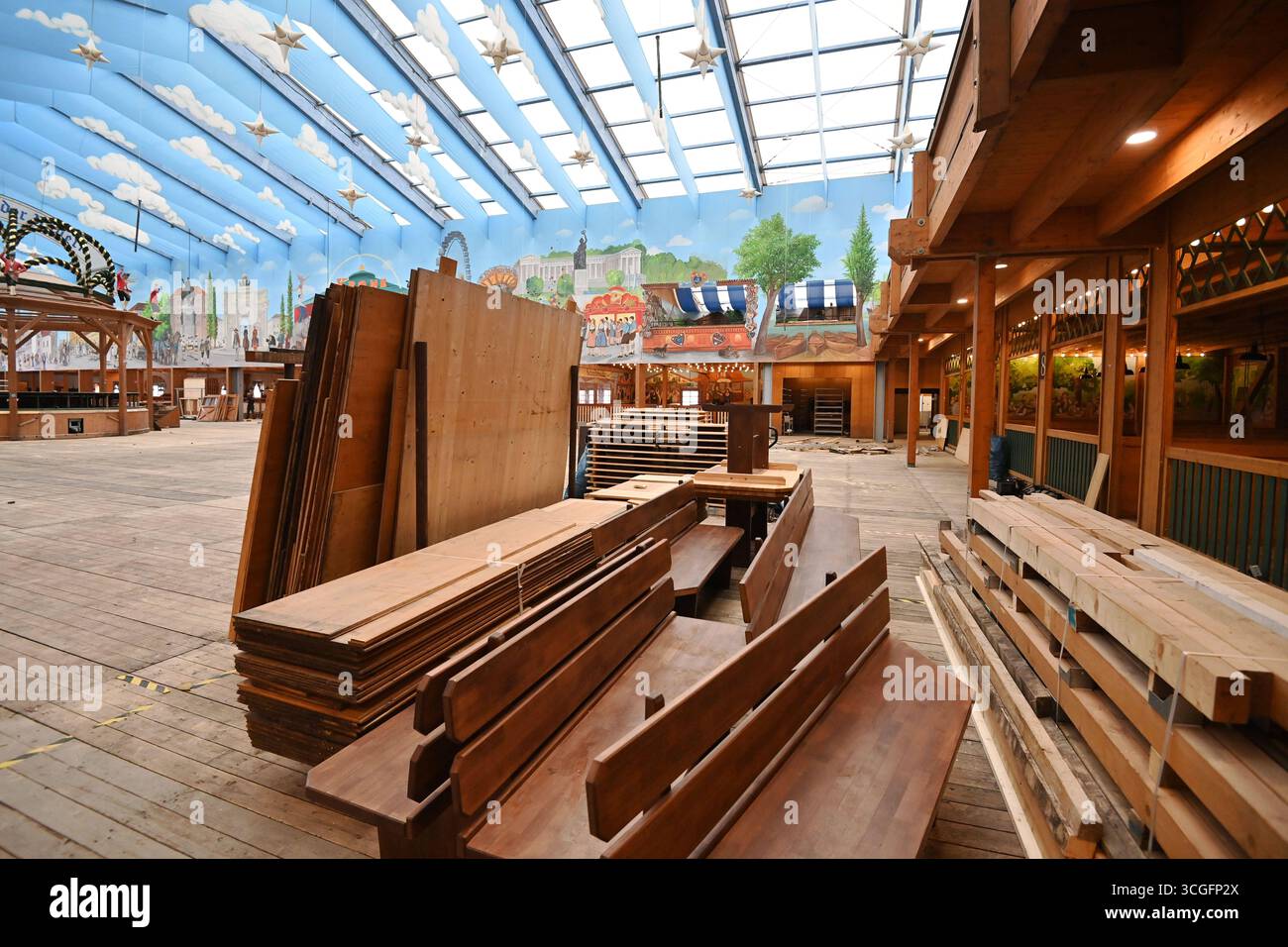 Aufbau,Arbeiten im Hacker Pschorr Zelt stehen kurz vor Abschluss,innen ...