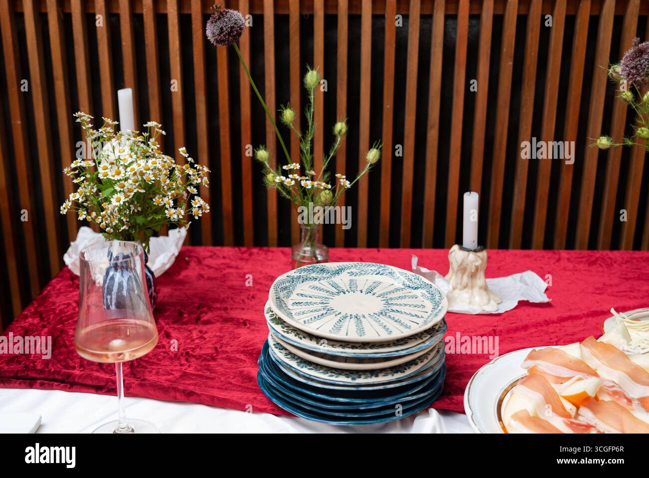 Stacked decorative festive table hi-res stock photography and images ...