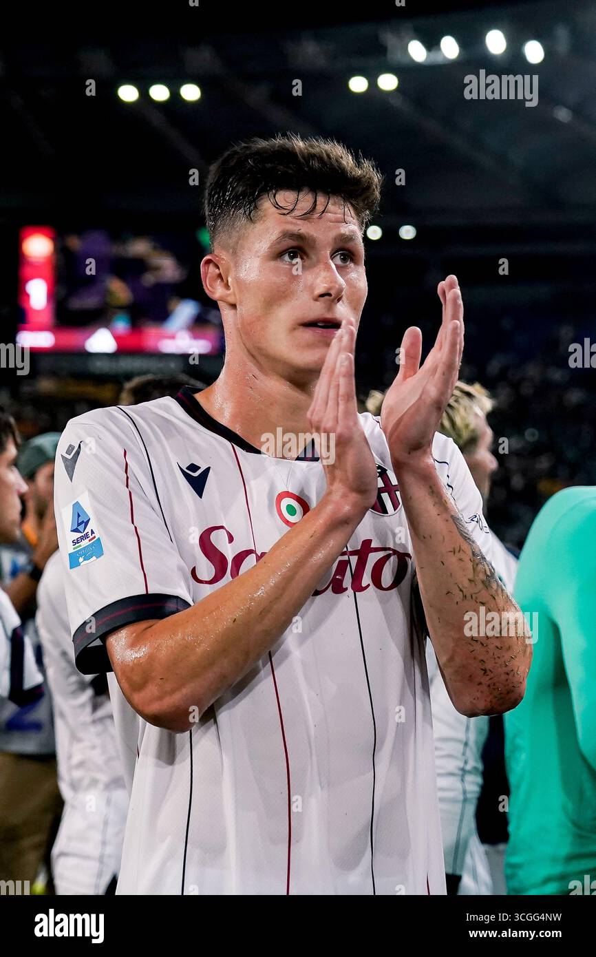 Martin Vitik of Bologna FC 1909 greets the fans during the Serie A ...