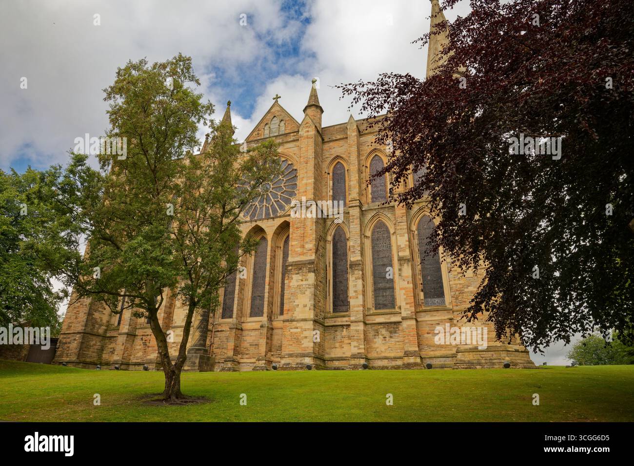The ornate East Front with rose window of the ancient Durham Cathedral ...