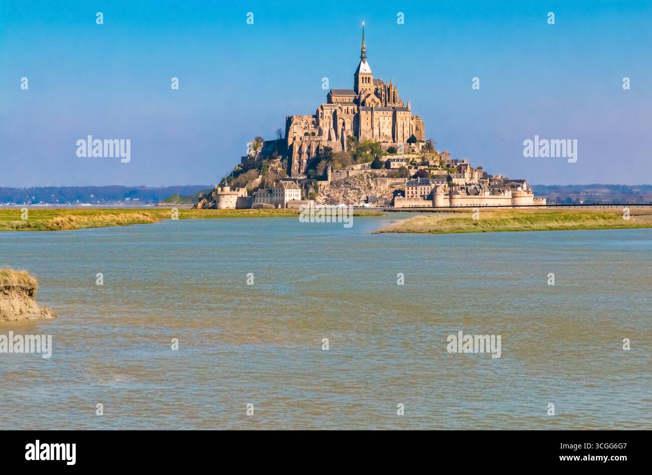 From the Couesnon River Dam, a beautiful view unfolds onto Mont-Saint ...
