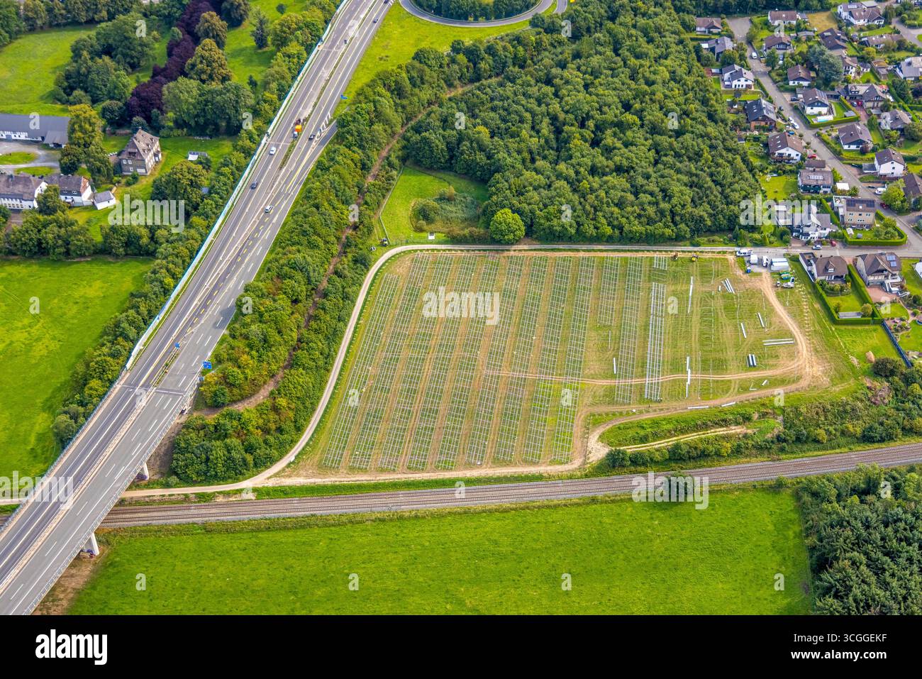 Luftbild, Bau eines Solarparks neben der Autobahn A46, Hermannswiese ...