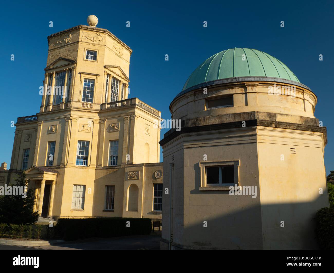 The olf John Radcliffe Infirmary, Oxford, with decorative fountain and ...