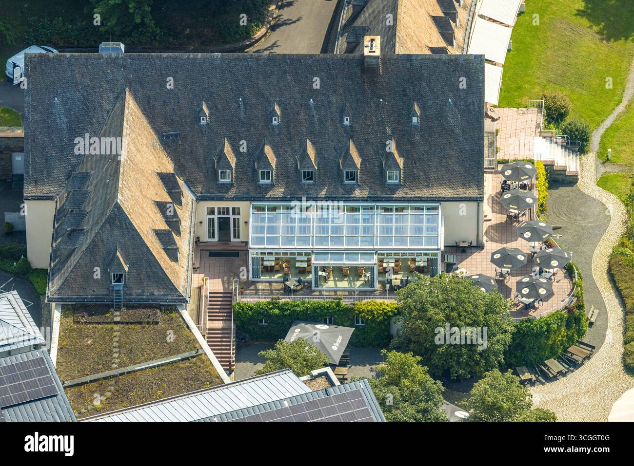 Luftbild, Welcome Hotel Meschede/Hennesee mit Solardach und ...