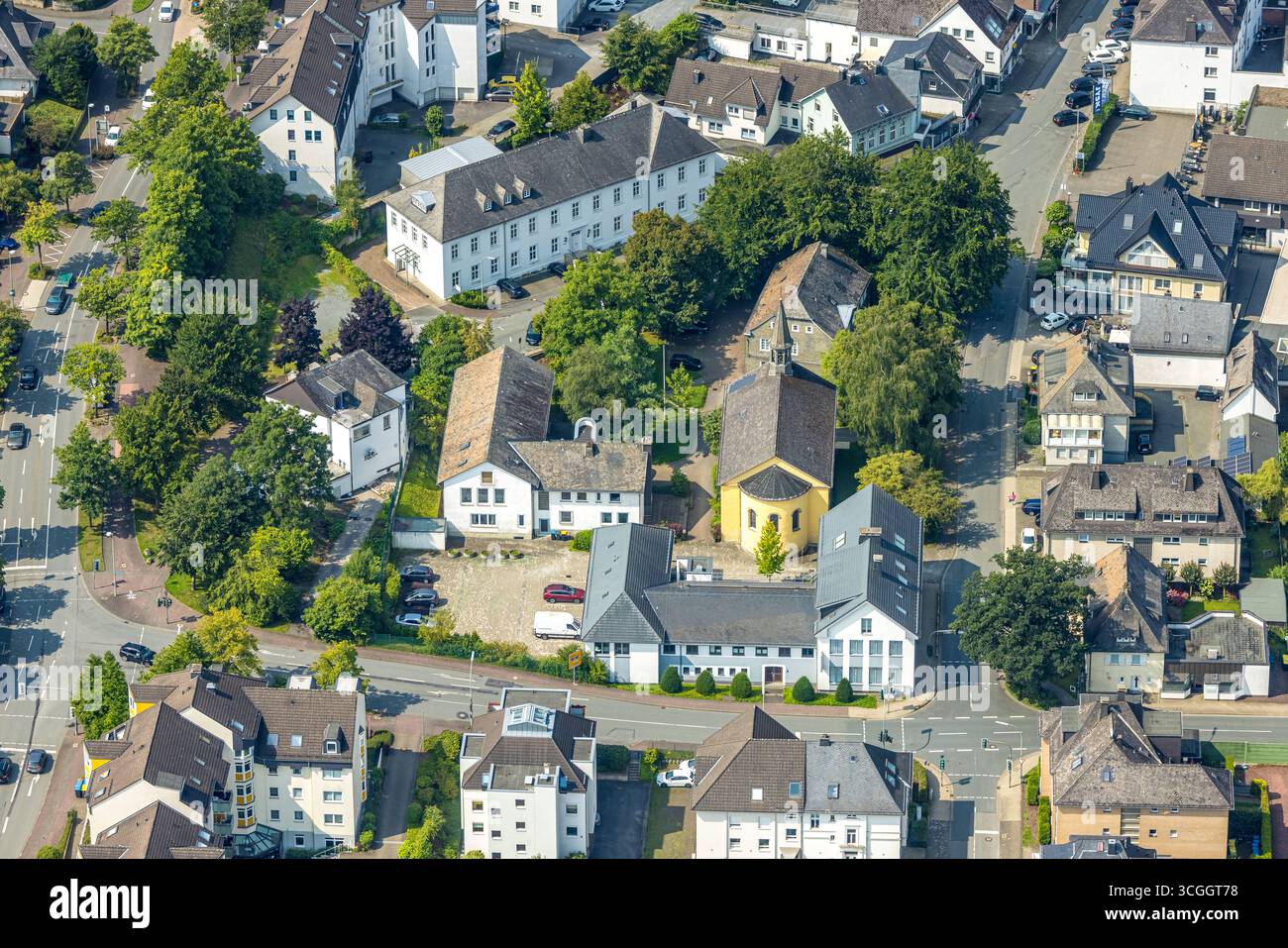 Luftbild, Christuskirche und Gemeindehaus, HSK Musikschule, Meschede ...