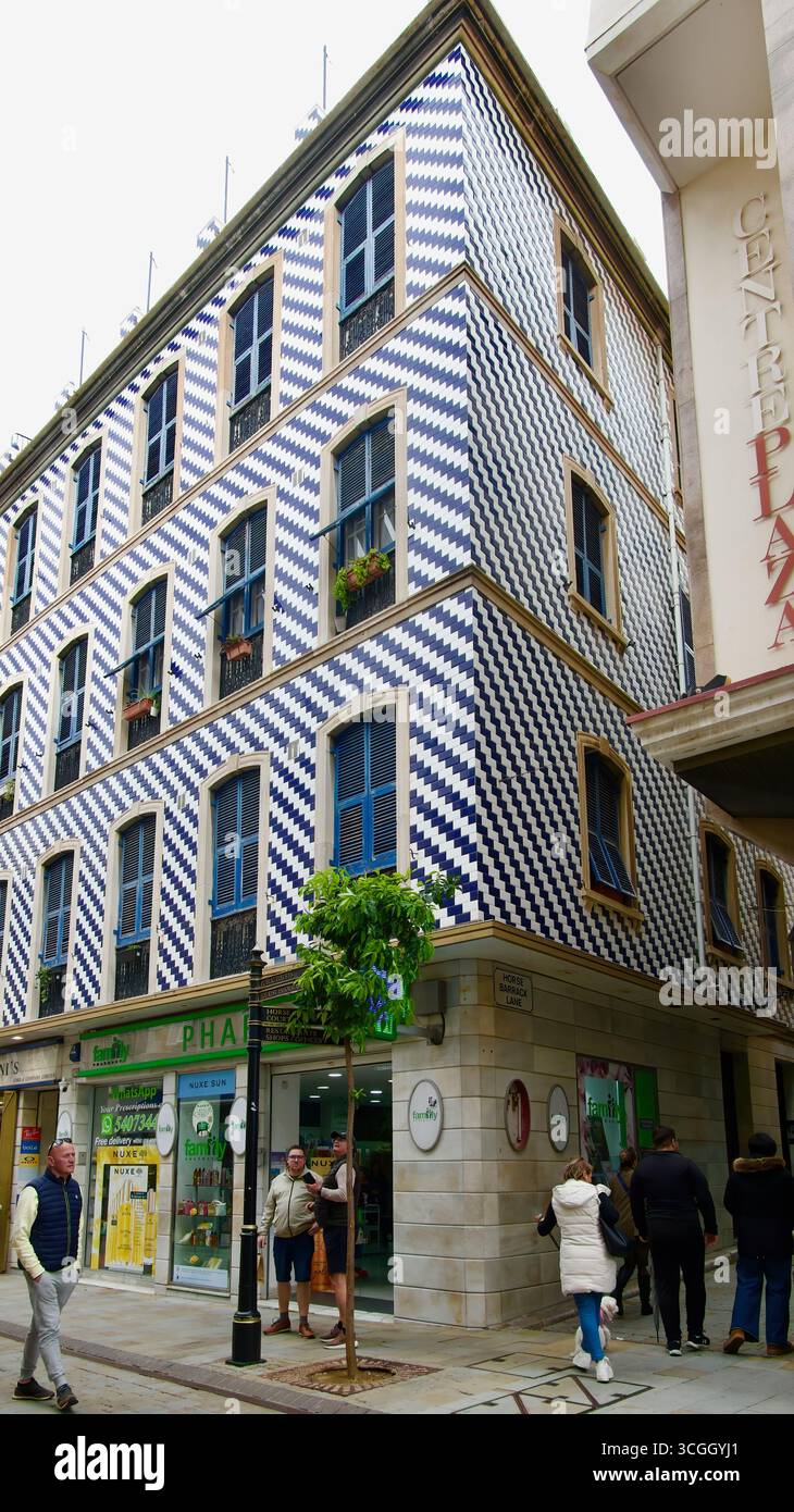 Blue tiled corner building hi-res stock photography and images - Alamy