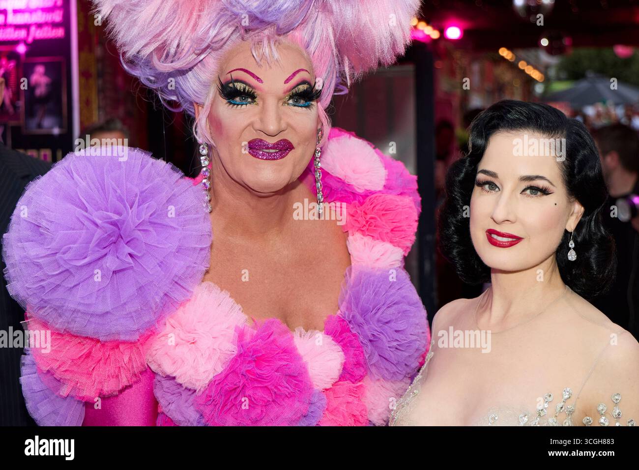 The 2025 event drag artist hi-res stock photography and images - Alamy