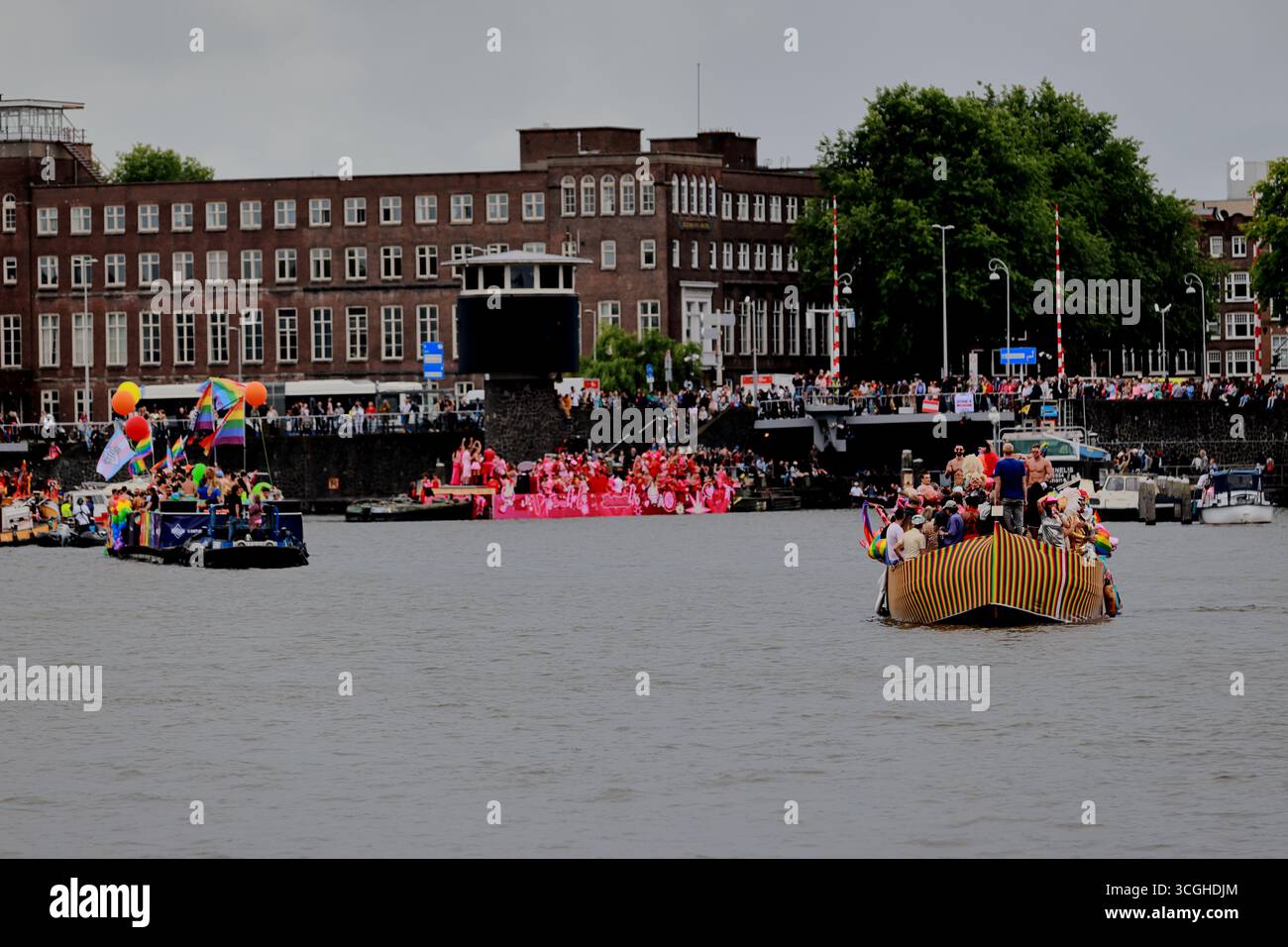 Spectators watch weekend parade hi-res stock photography and images - Alamy