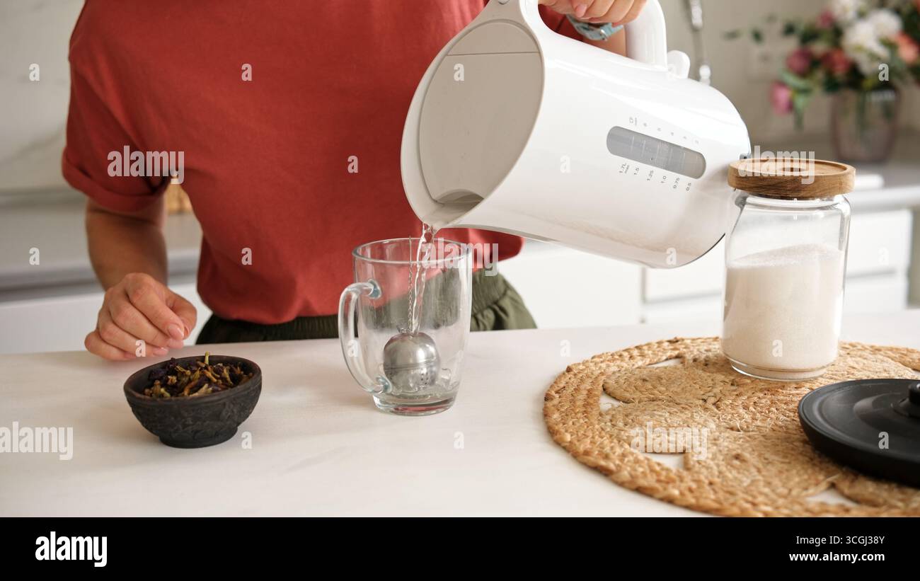 Making tea home process hi-res stock photography and images - Alamy