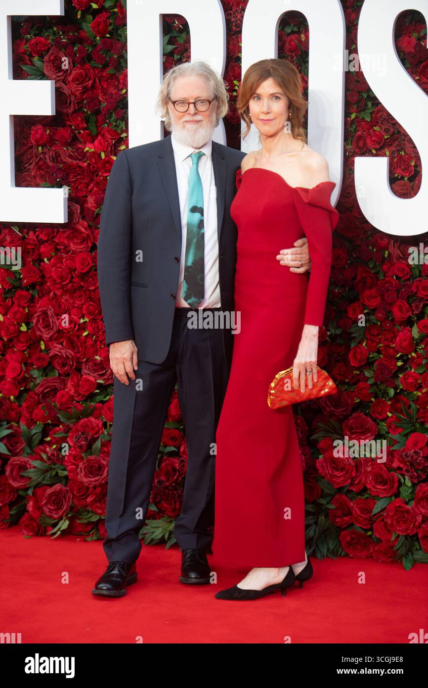Writer tony mcnamara and wife belinda bromilow hi-res stock photography ...