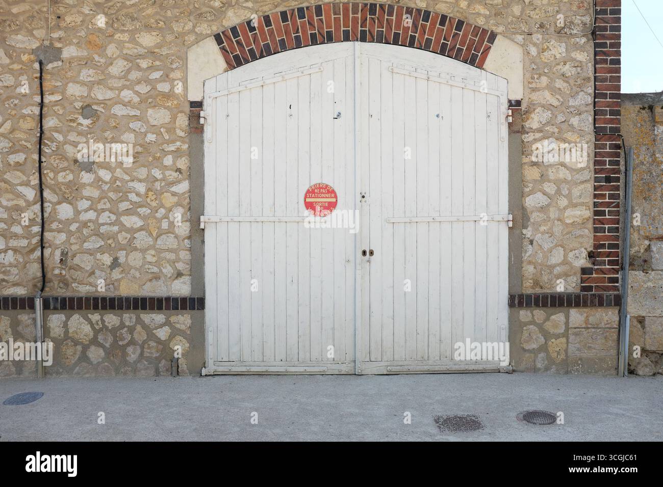 No entry red grunge hi-res stock photography and images - Alamy