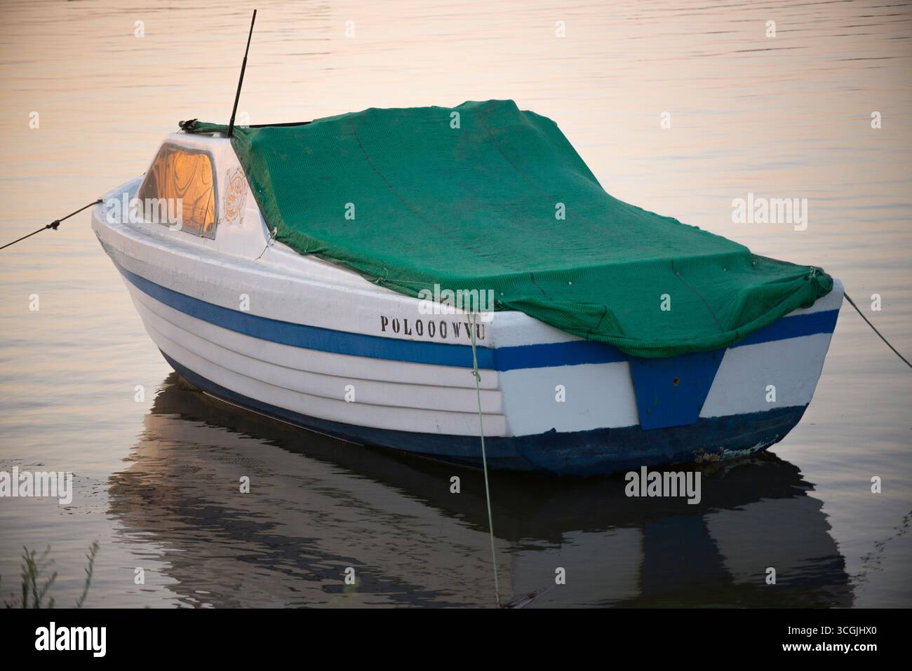 Antena y cielo hi-res stock photography and images - Alamy