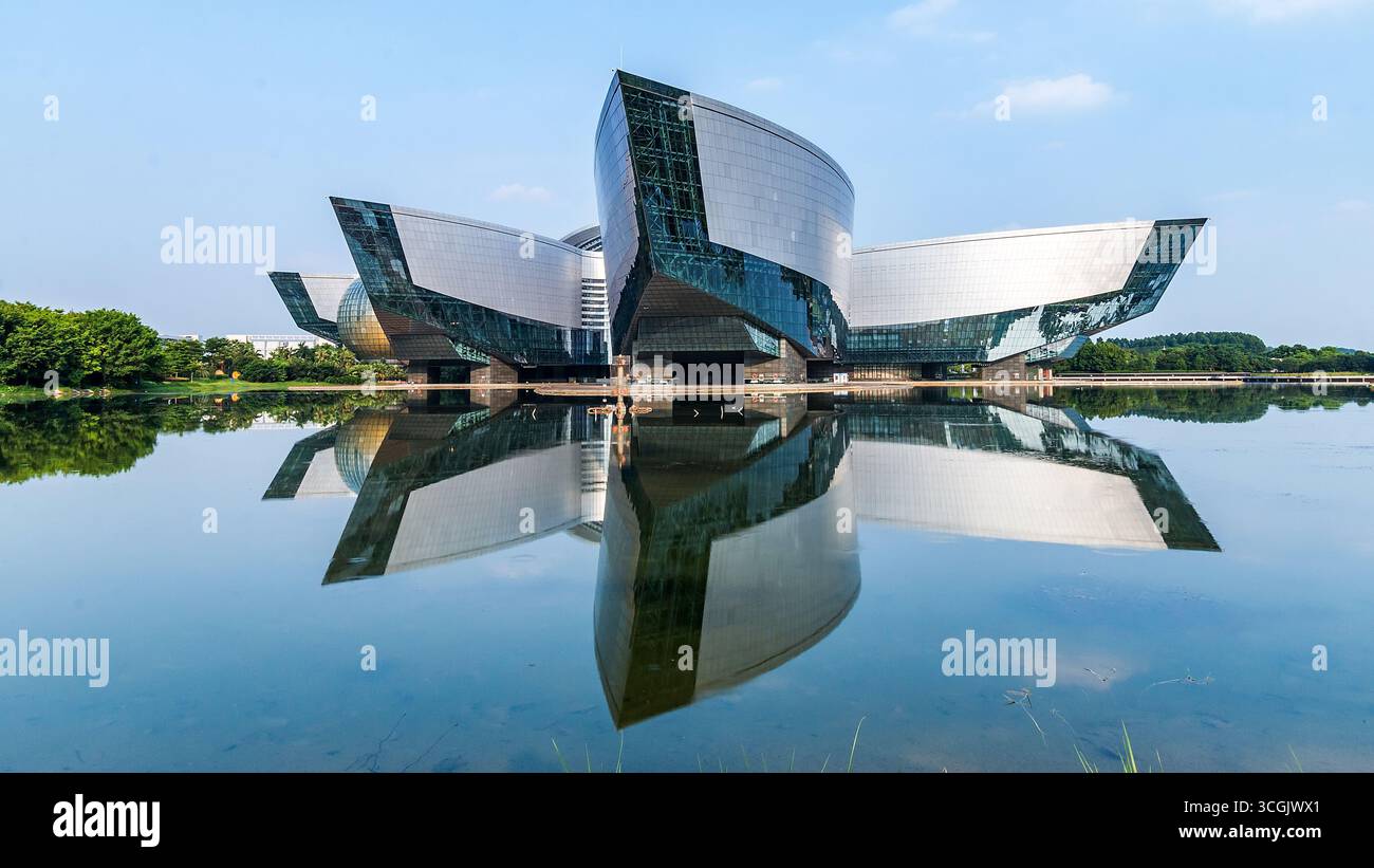 Guangzhou China modern architecture reflects in water Stock Photo - Alamy